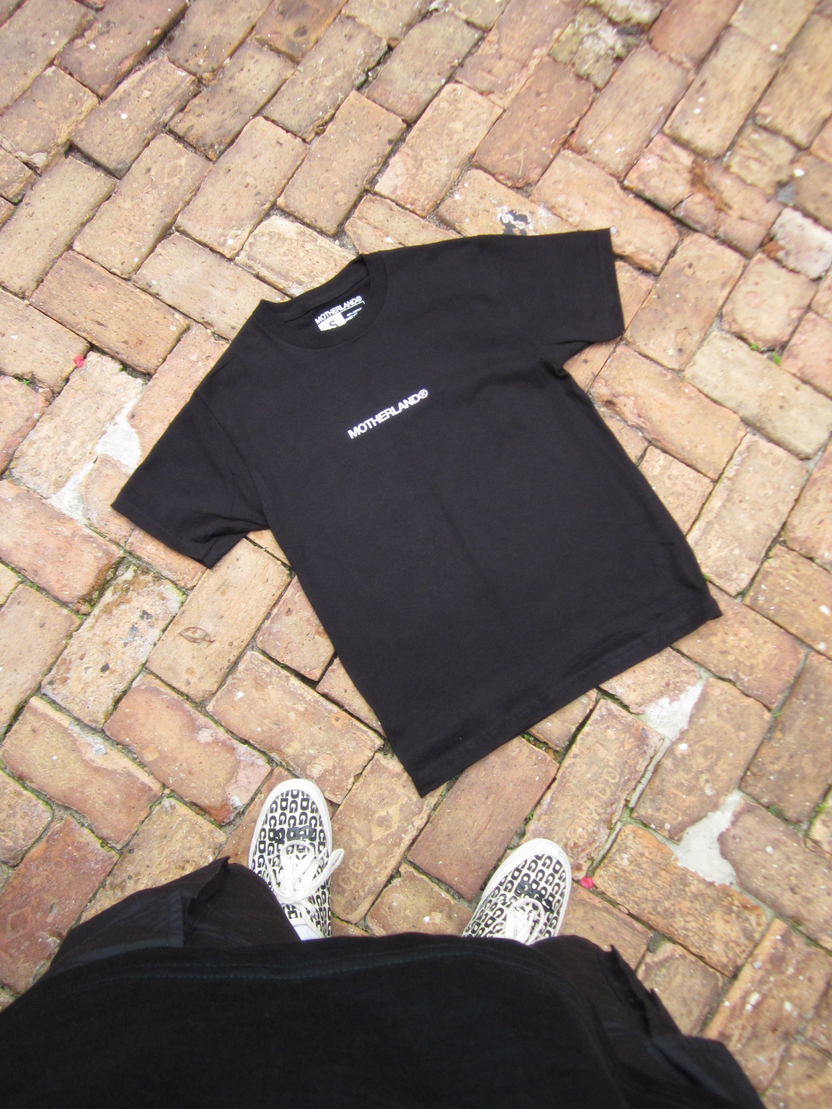 PYRAMIDS TEE BLACK – MOTHERLAND
